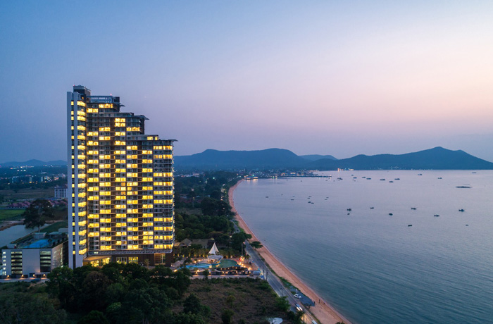 เดลมาเร่ บางเสร่ บีชฟรอนท์ Delmare Bangsaray Beachfront